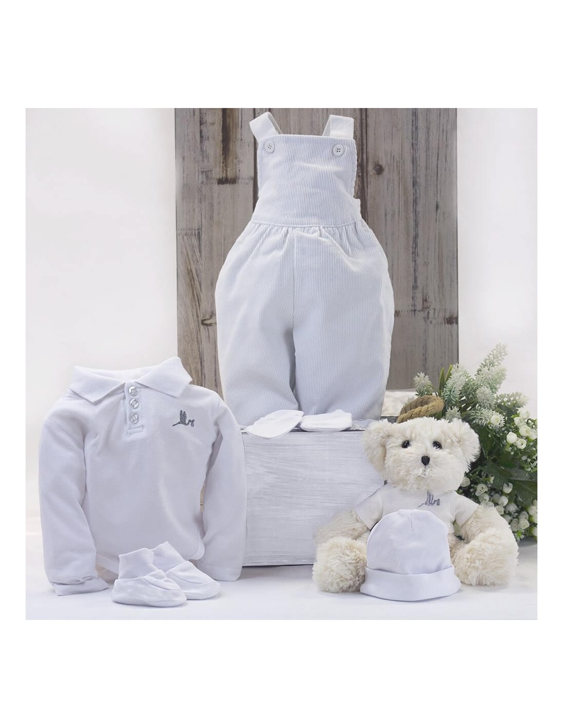 Conjunto para Bebé: Overol y Polo con Osito de Peluche